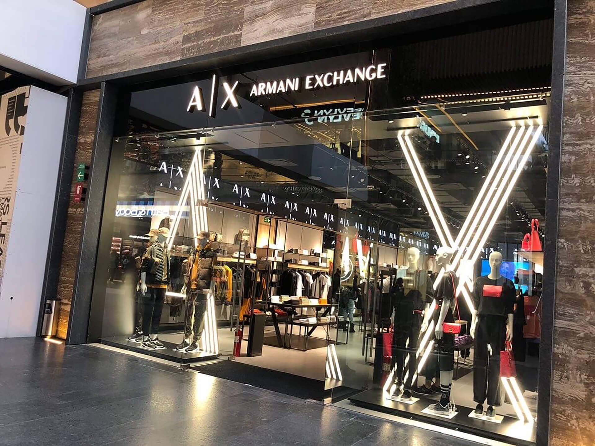 Kontrakte | Armani Exchange